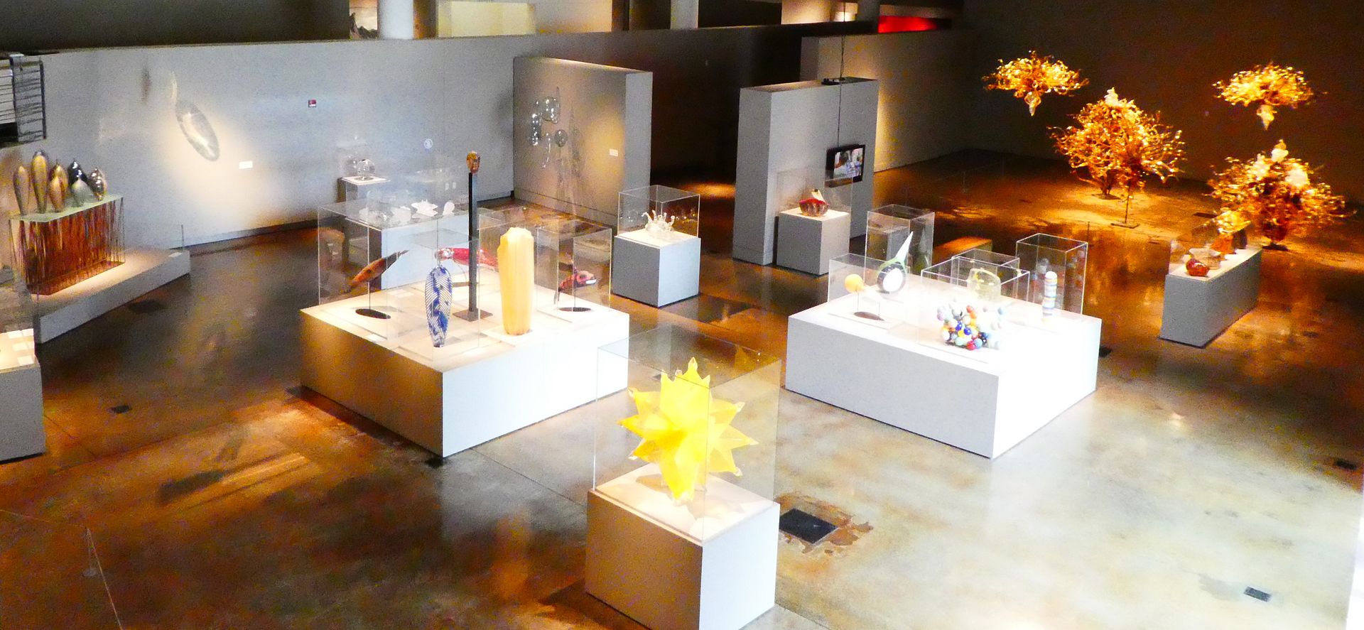 Museums 101: The Studio Glass Art Movement (Art Diary)